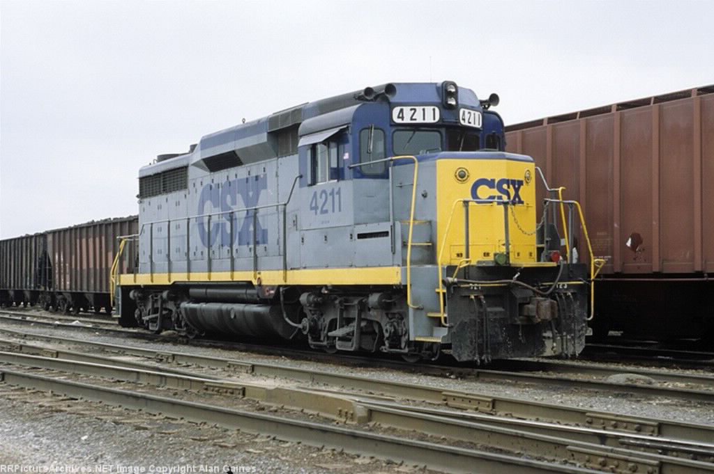 CSX GP30m 4211